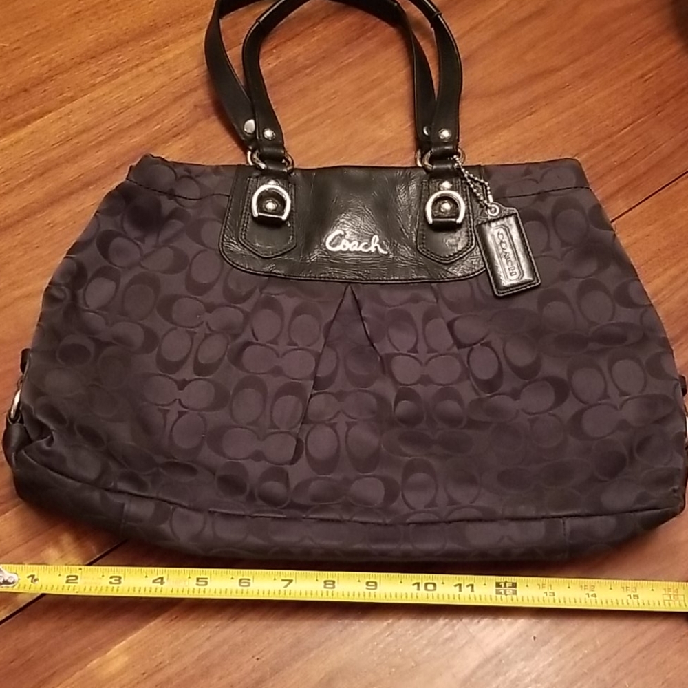 Coach Signature Fabric & Leather Large Purse! - Gem